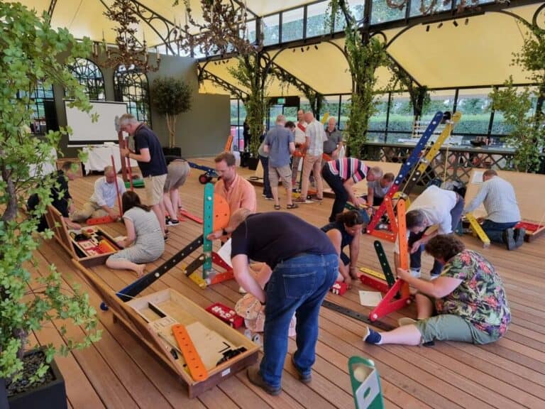 25 Team Building Activities For Large Groups | Team Tactics