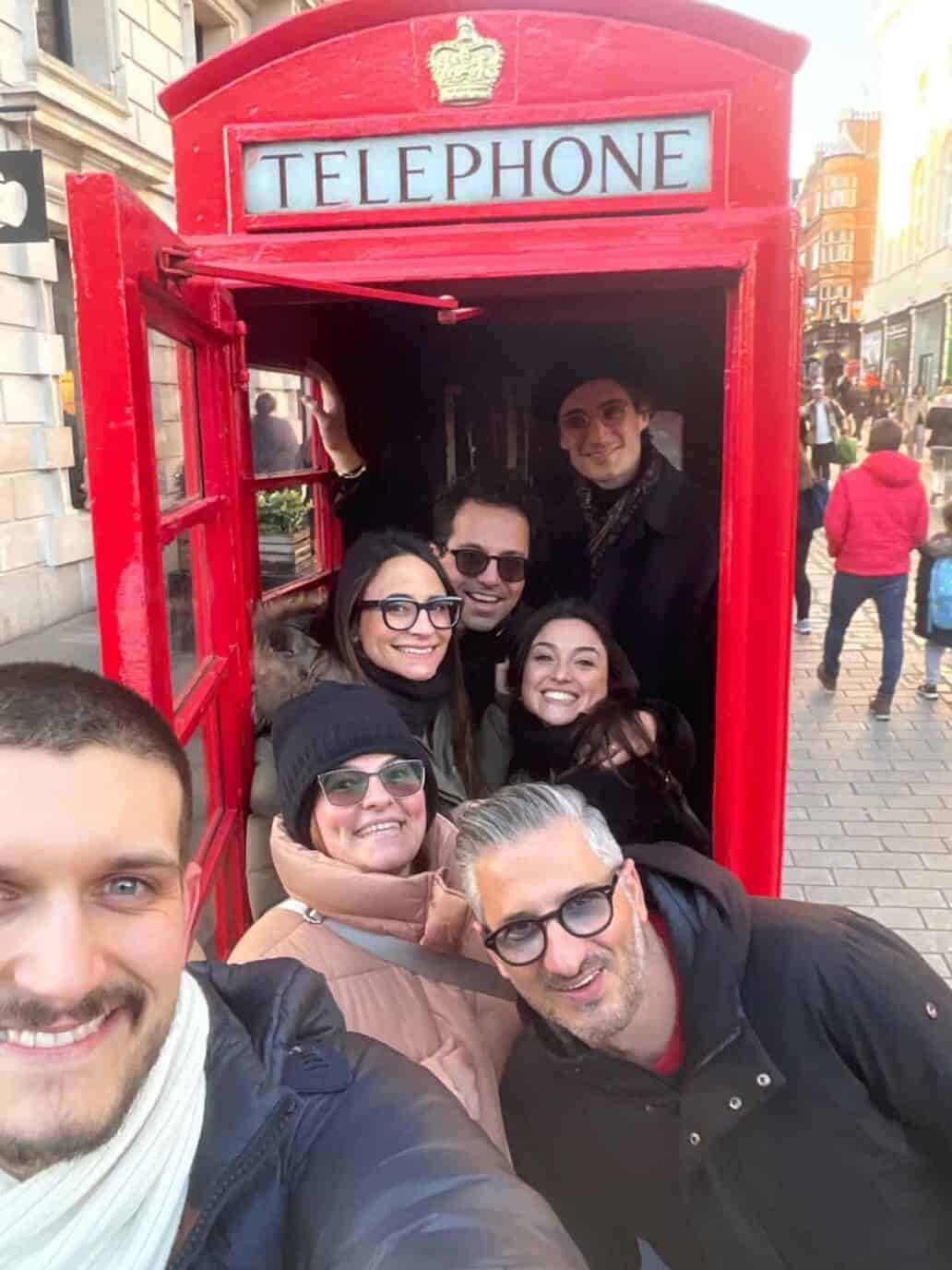 25 Team Building Activities For Large Groups | Team Tactics