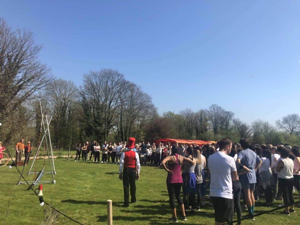 25 Team Building Activities For Large Groups | Team Tactics