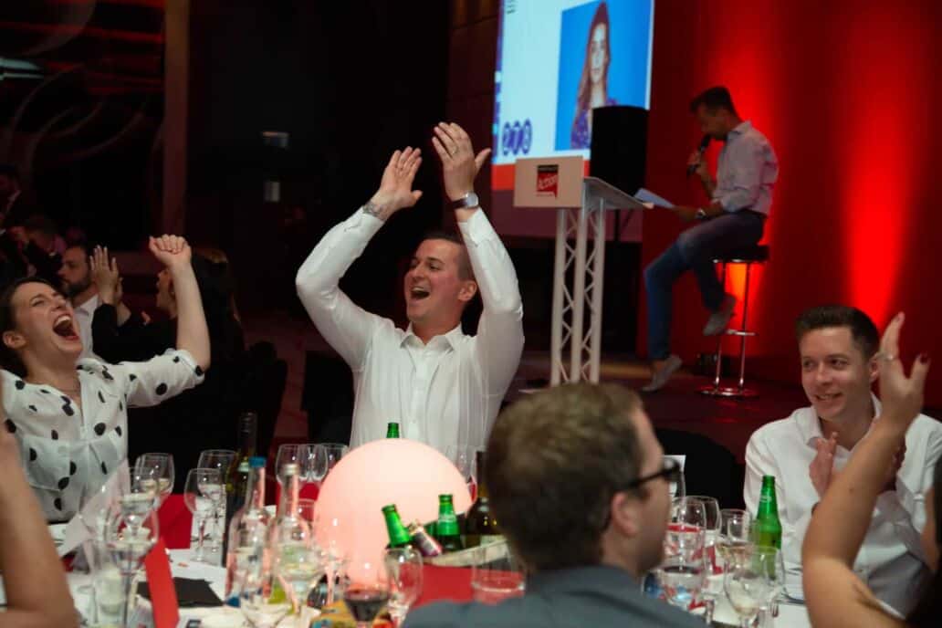 20 Icebreaking Team Building Activities For New Teams | Team Tactics