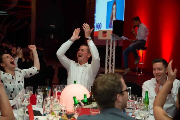 20 Icebreaking Team Building Activities For New Teams | Team Tactics