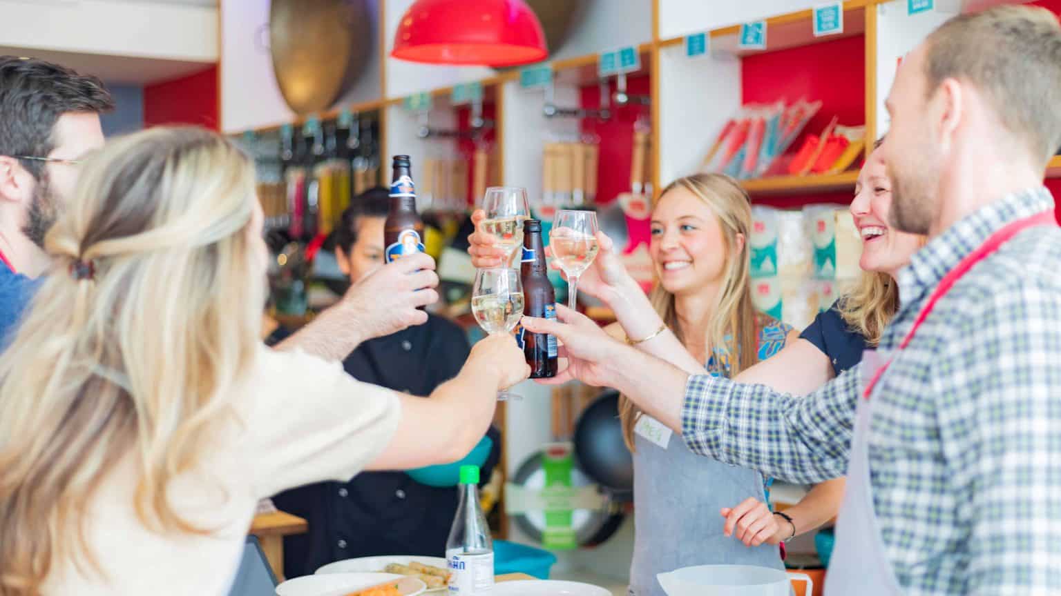 10 Team Building Activities That Build Trust | Team Tactics