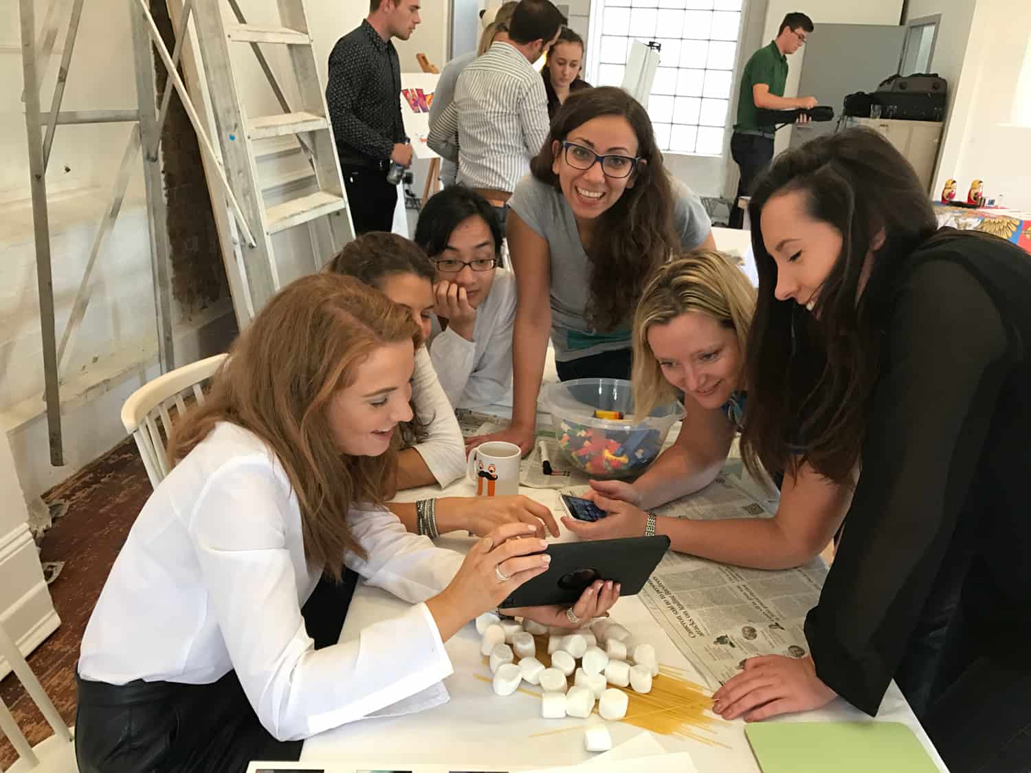 10 Quick 5-Minute Team Building Activities | Team Tactics