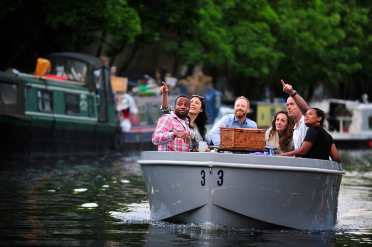16 Unique Team Away Day Ideas To Inspire Your Staff | Team Tactics